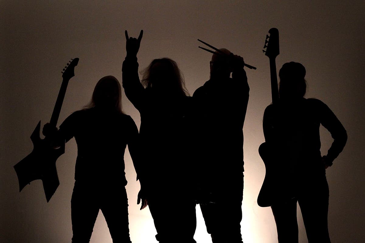 DOWN ´N´ OUTZ - RockHard